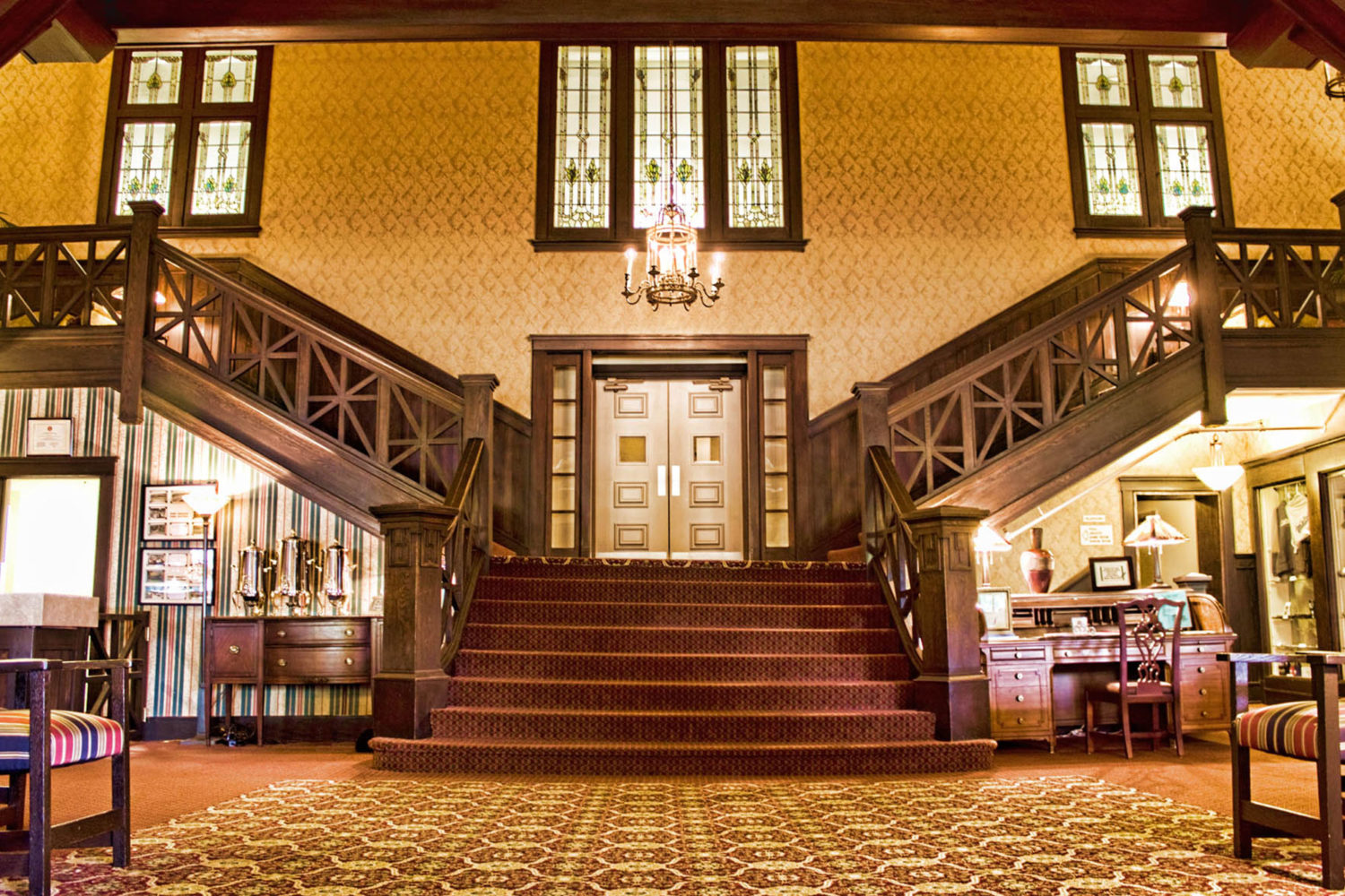 Historic-Summit-Inn-Lobby-Grand-Stairs | The Historic Summit Inn Resort